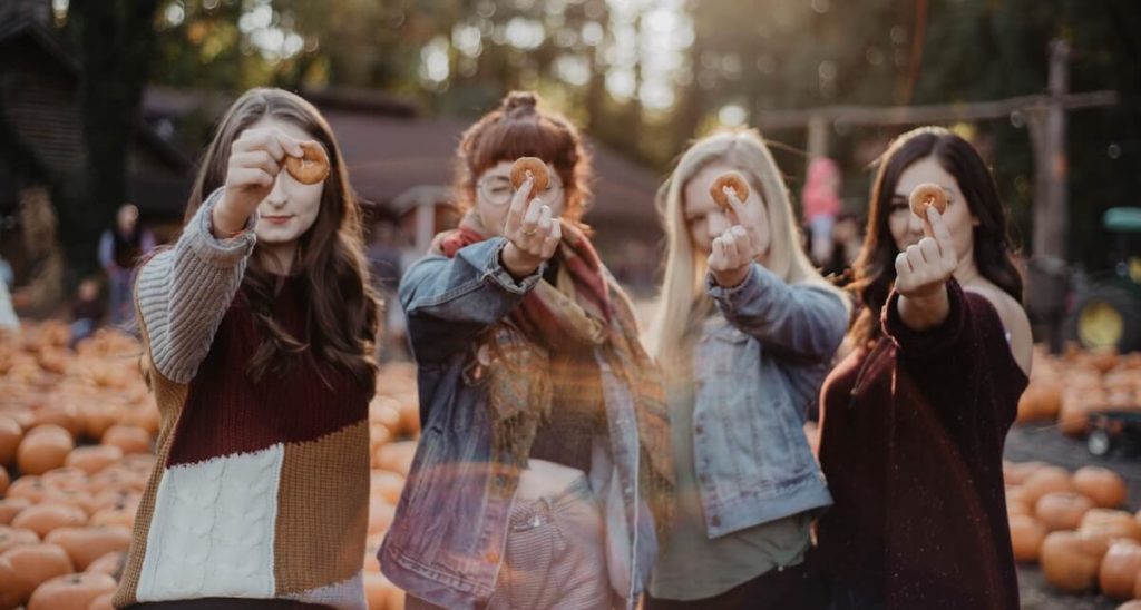 Top 10 Outdoor Fall Activities for Families - Intelligent Labs